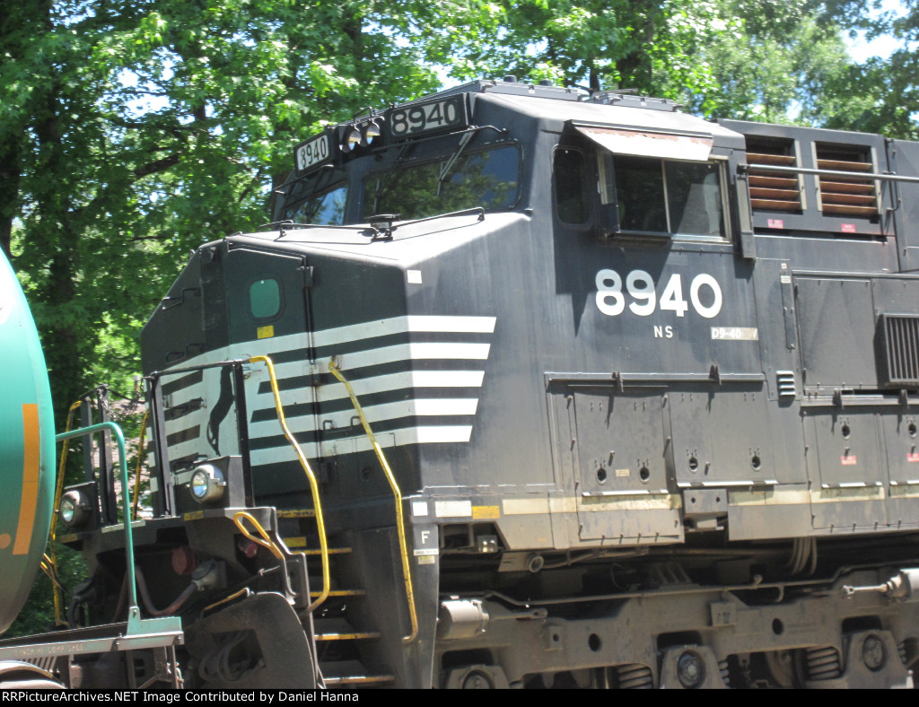 NS 8940 has different fonts for its numberboards